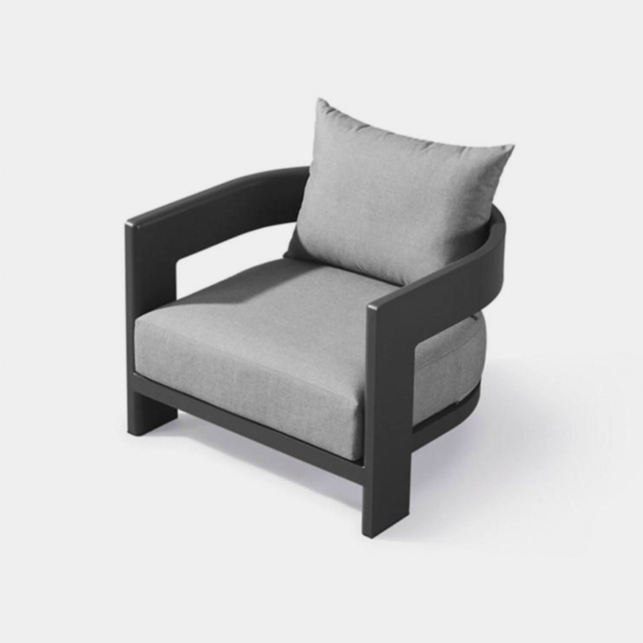 Victoria Lounge Chair – HARBOUR